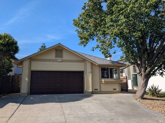 349 Zachary Dr, Vacaville, CA 95687