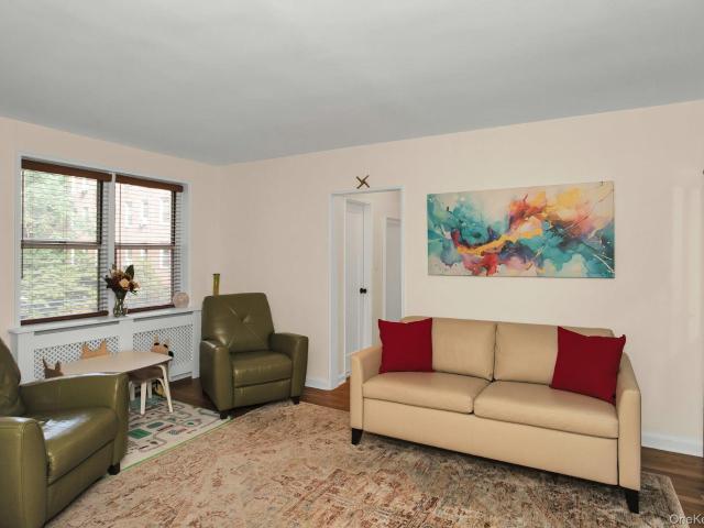 34 49 81st Street, Unit 2R