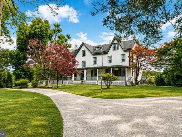34 1/2 Mary Jane Ln, Newtown Square, PA 19073