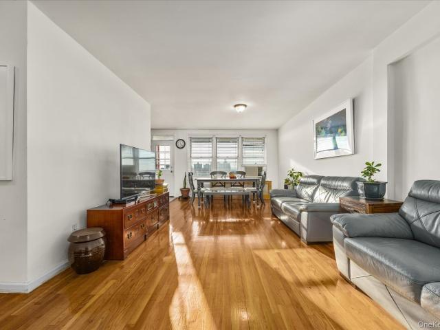 34 25 th Place, Unit 6E