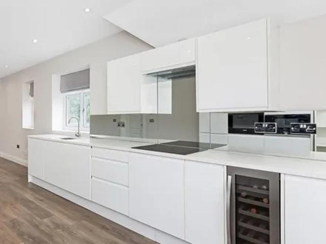 34 36 Harold Road, London, SE19 3PL, United Kingdom | 3 bed apartment for rent #134706874 | Rentberry