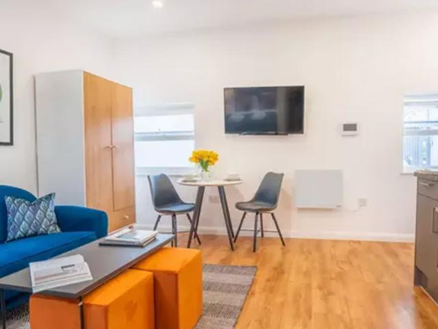 34 38 Warwick Road, London, SW5 9UB, United Kingdom | Studio apartment for rent #105979109 | Rentberry