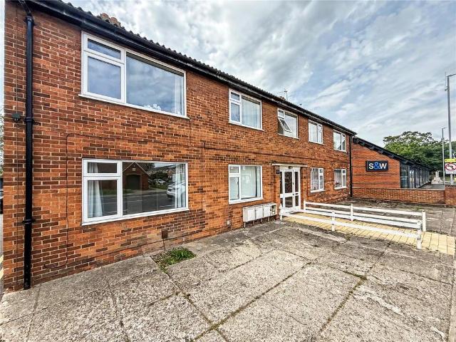 34 38 High Street, Trumpington. 2 bed apartment to rent £1,595 pcm £368 pw