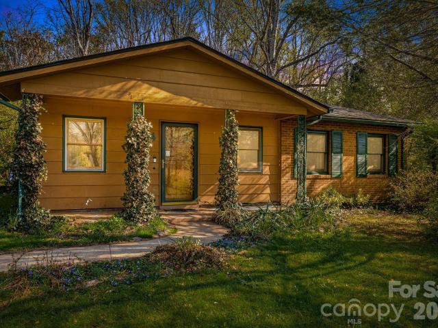 34 Tipperary Dr, Asheville, NC 28806 | MLS #4362 | Compass