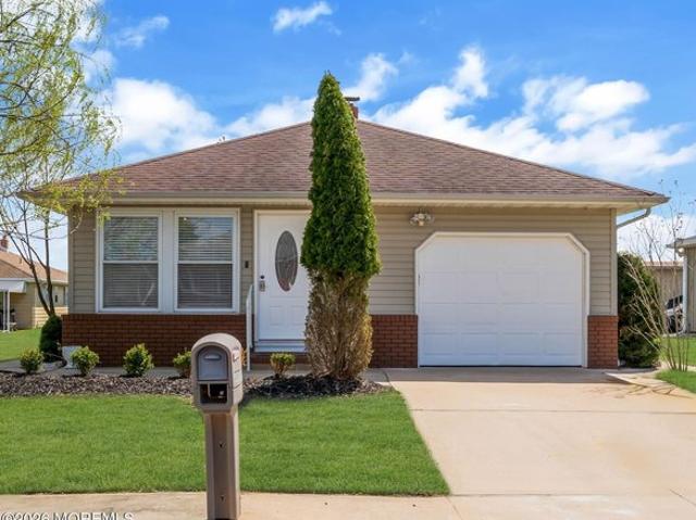 34 Tortola St, Toms River, NJ 08757