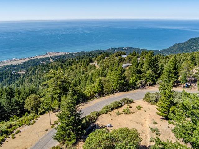 34 Vance Rd, Whitethorn, CA 95589