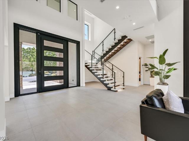 34 Vintage Canyon Street