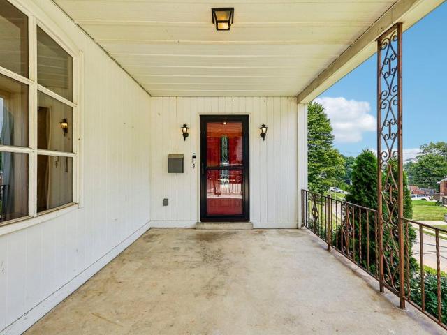 34 W Crescent Avenue