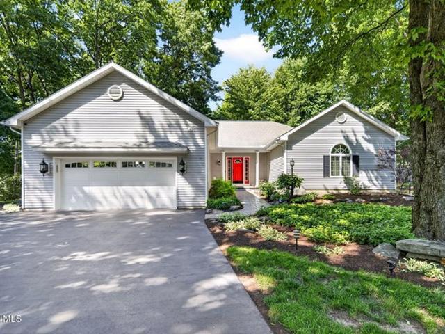 34 W Skyview Dr, Cohoes, NY 12047