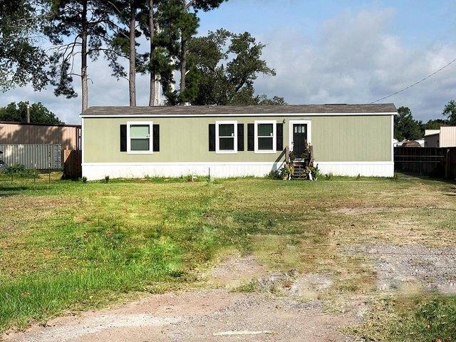 34 W 4th St, Wells, TX 75976