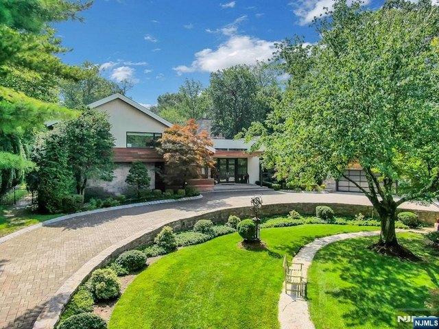 34 Warren Ln, Alpine, NJ 07620