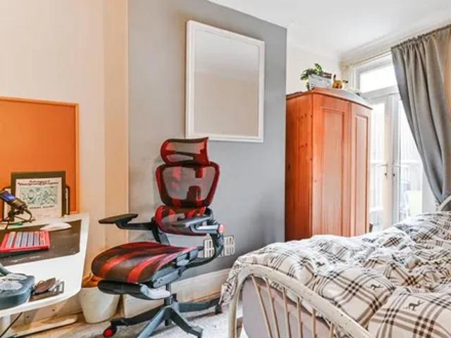 34 Wimbledon Road, London, SW17 0UG, United Kingdom | 4 bed townhouse for rent #137020707 | Rentberry
