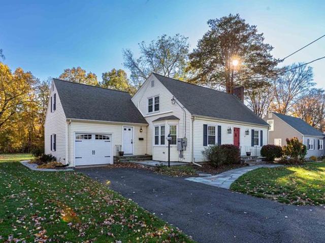 34 Williams St W, Glastonbury, CT 06033