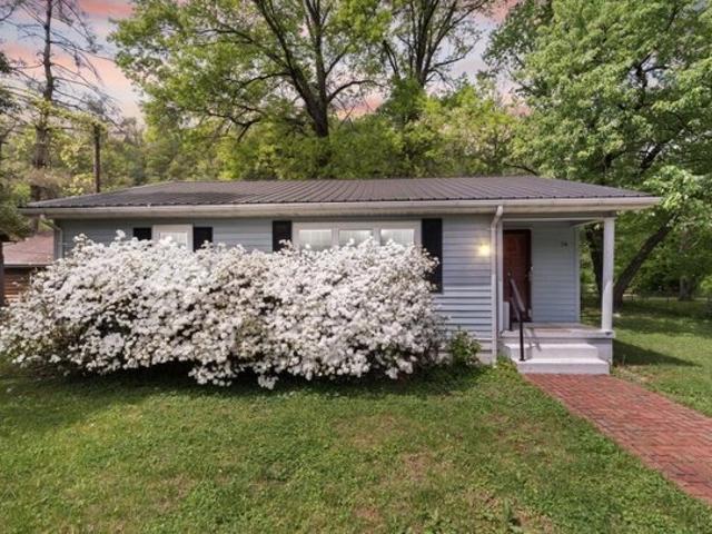 34 Woodcrest Dr, Hazard, KY 41701