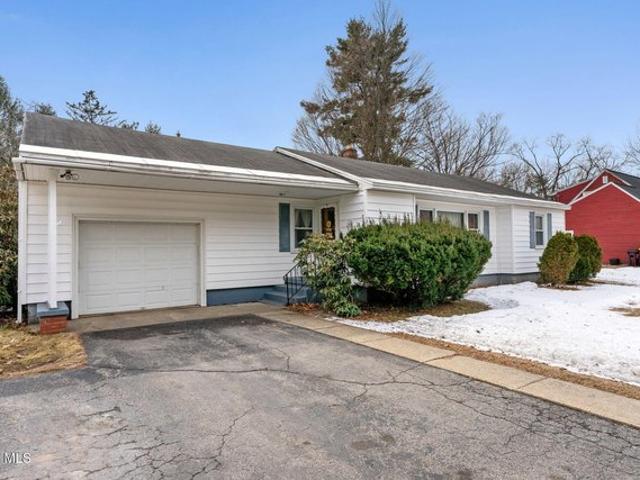 34 Woodlawn Ave, South Glens Falls, NY 12803
