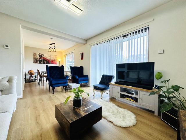 34, Woodville Court, Park Crescent, Roundhay, Leeds, LS8 1JA