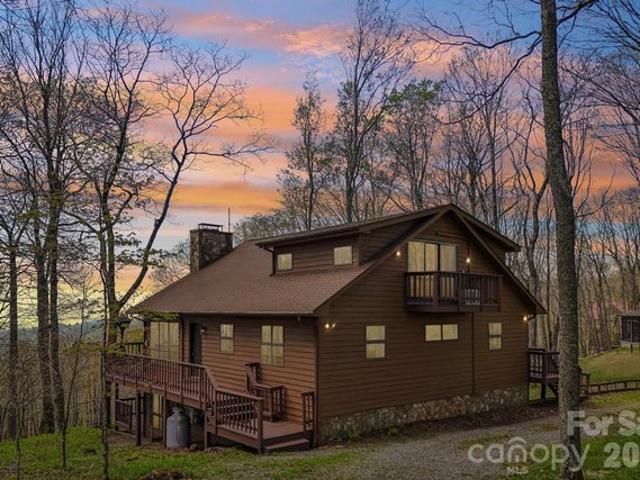 34 Wolfs Head Ct, Mars Hill, NC 28754