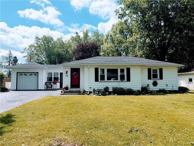 34 Adela Cir, Rochester, NY 14624