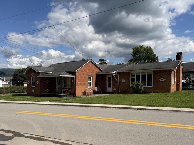 34 Allen St, Mill Creek, WV 26280