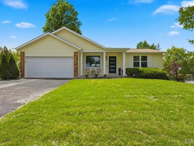 34 Amberly Dr, Saint Peters, MO 63376