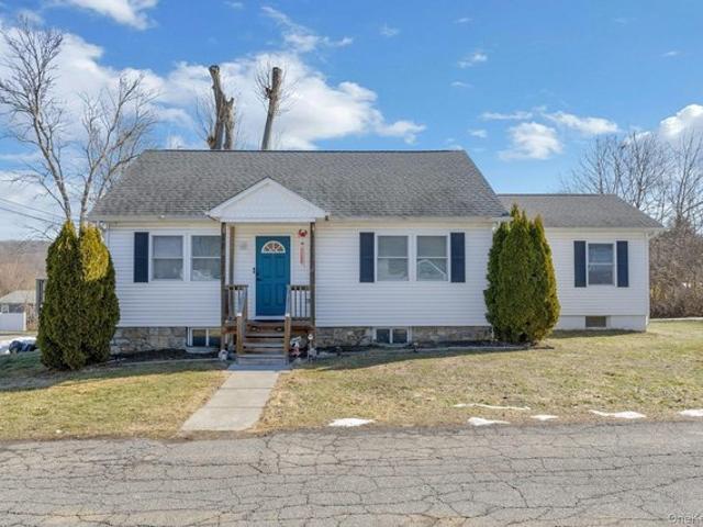34 Ashburton Rd, Carmel, NY 10512