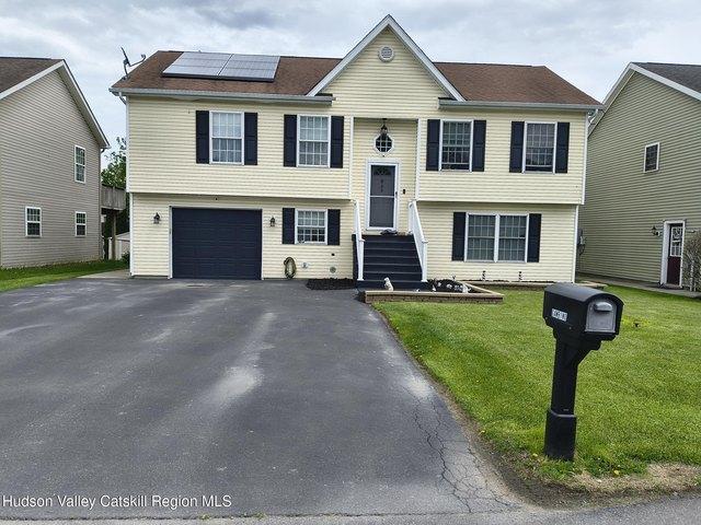34 Arthur Ave, Hudson, NY 12534