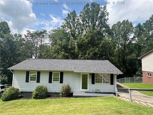 34 Beaver Dr, Hurricane, WV 25526