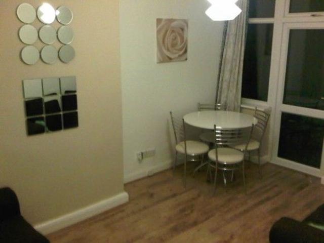 3/4 bed house Glendower Road 75 p/p/p/w