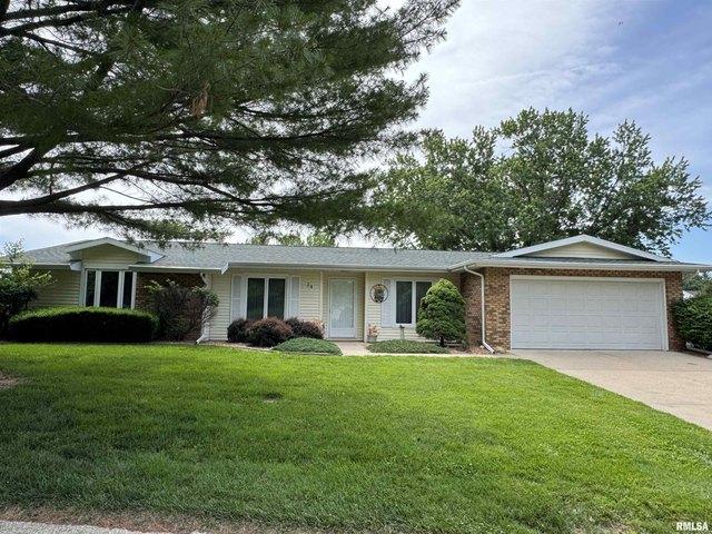 34 Birch Lake Dr, Sherman, IL 62684