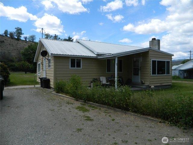 34 Bonaparte Ave, Tonasket, WA 98855