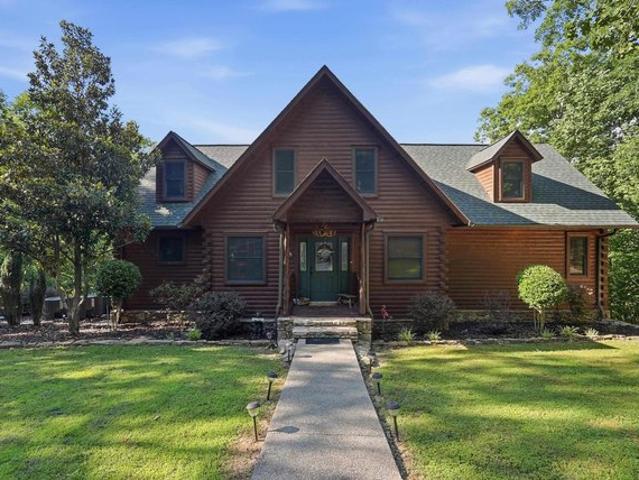 34 Bluff St W, Greers Ferry, AR 72067