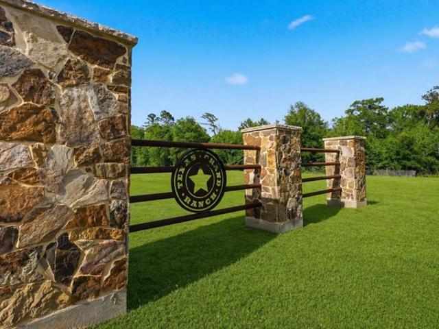 34 Brahman Lane, New Waverly, TX 77358