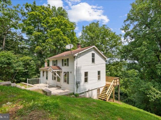 34 Brent St, Hancock, MD 21750