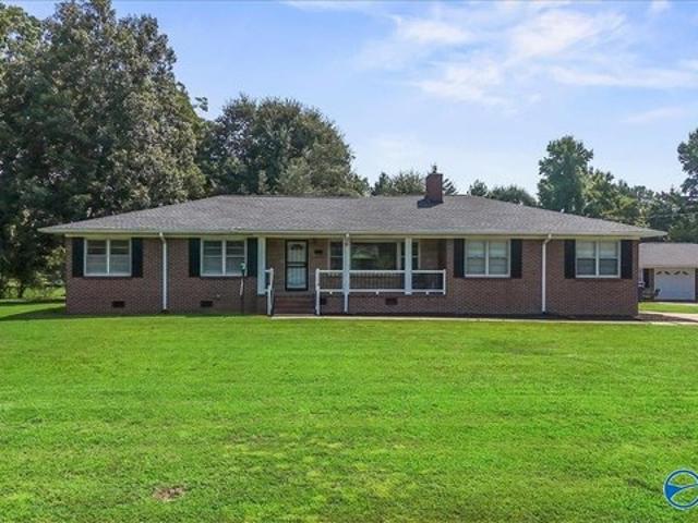 34 Carver Dr, Boaz, AL 35956
