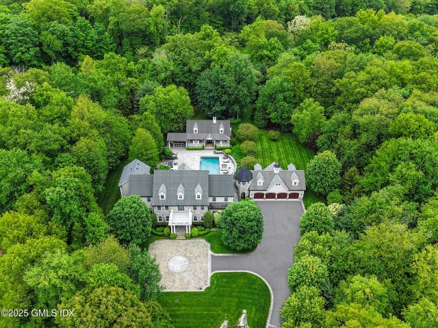 34 Carrington Dr, Greenwich, CT 06831 | MLS #124797