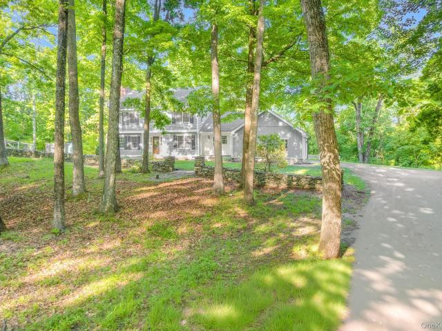 34 Contour Lane