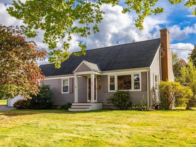 34 Clayton Dr, Wethersfield, CT 06109