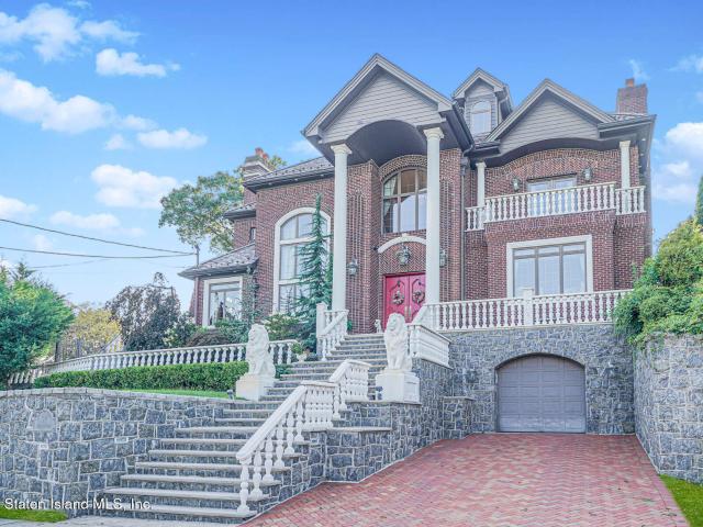 34 Claire Court