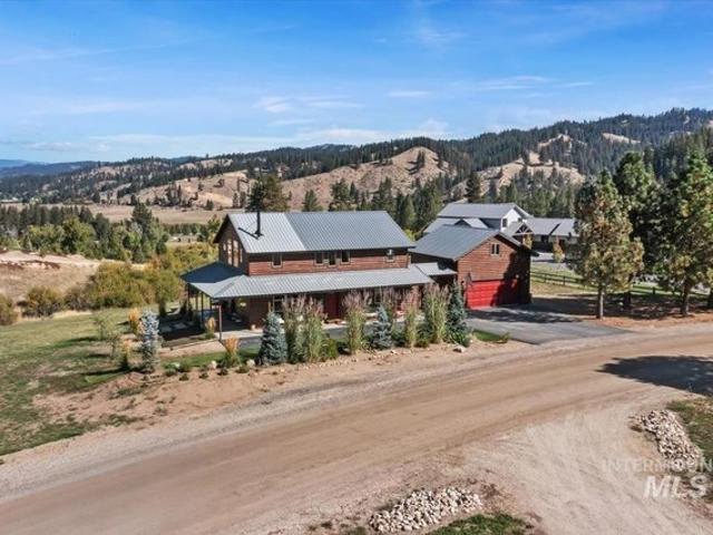 34 Crosstimber Loop, Garden Valley, ID 83622