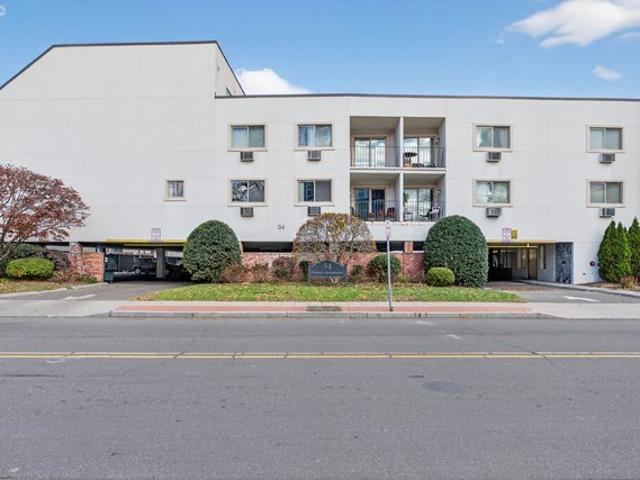 34 Crescent St Apt 2D, Stamford, CT 06906