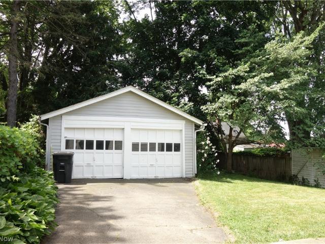 34 E Rosewood Avenue