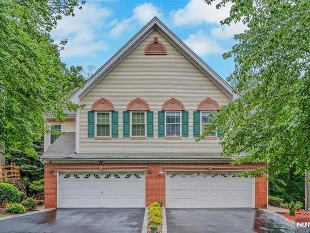 34 Eider Ct, Wayne, NJ 07470