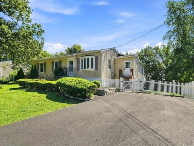 34 Fairfax Rd, Fishkill, NY 12524
