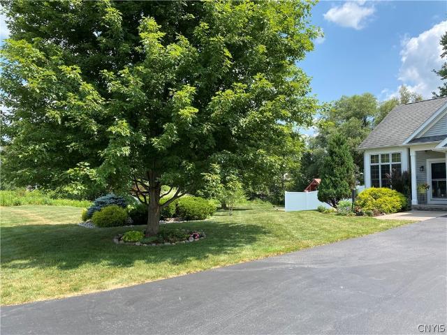 34 Fawncrest Boulevard