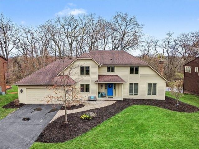 34 Framingham Ln, Pittsford, NY 14534
