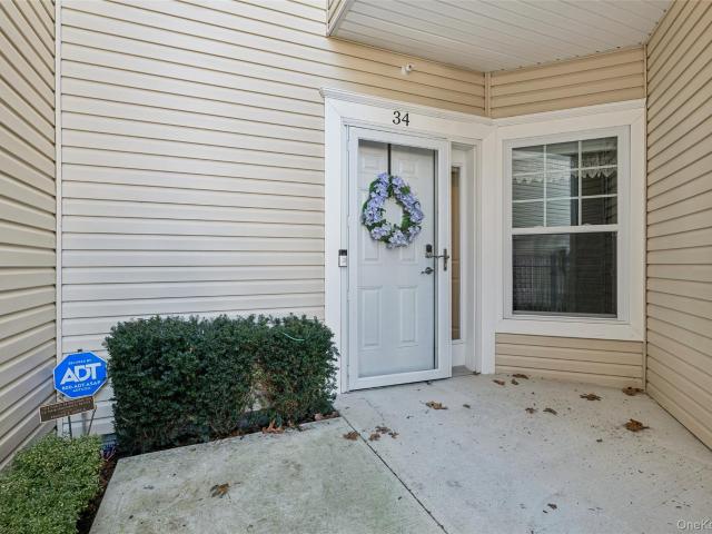 34 Greentree Ct, Shirley, NY 11967 | MLS #955814 | Compass