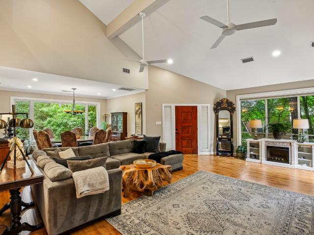 34 Highbush Court