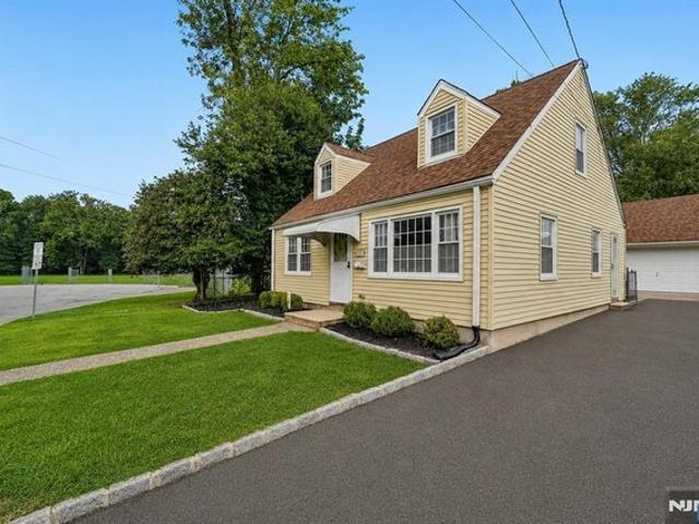 34 Hopson Ave, Little Falls, NJ 07424