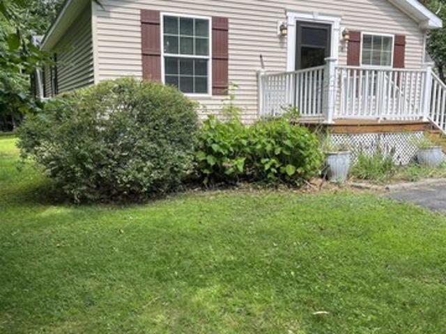 34 Ivy Ln, Farmington, NH 03835
