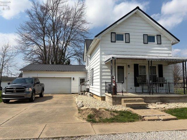 34 Jefferson St, Bloomville, OH 44818